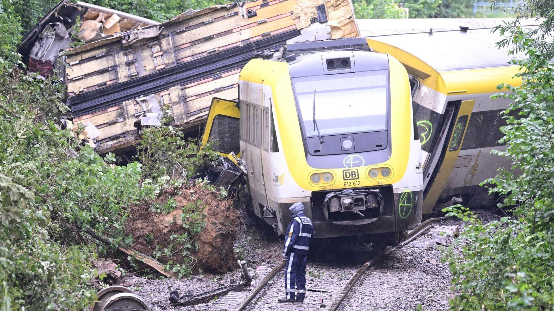 „Den Knall noch in den Ohren“: Zug entgleist nach Erdrutsch
