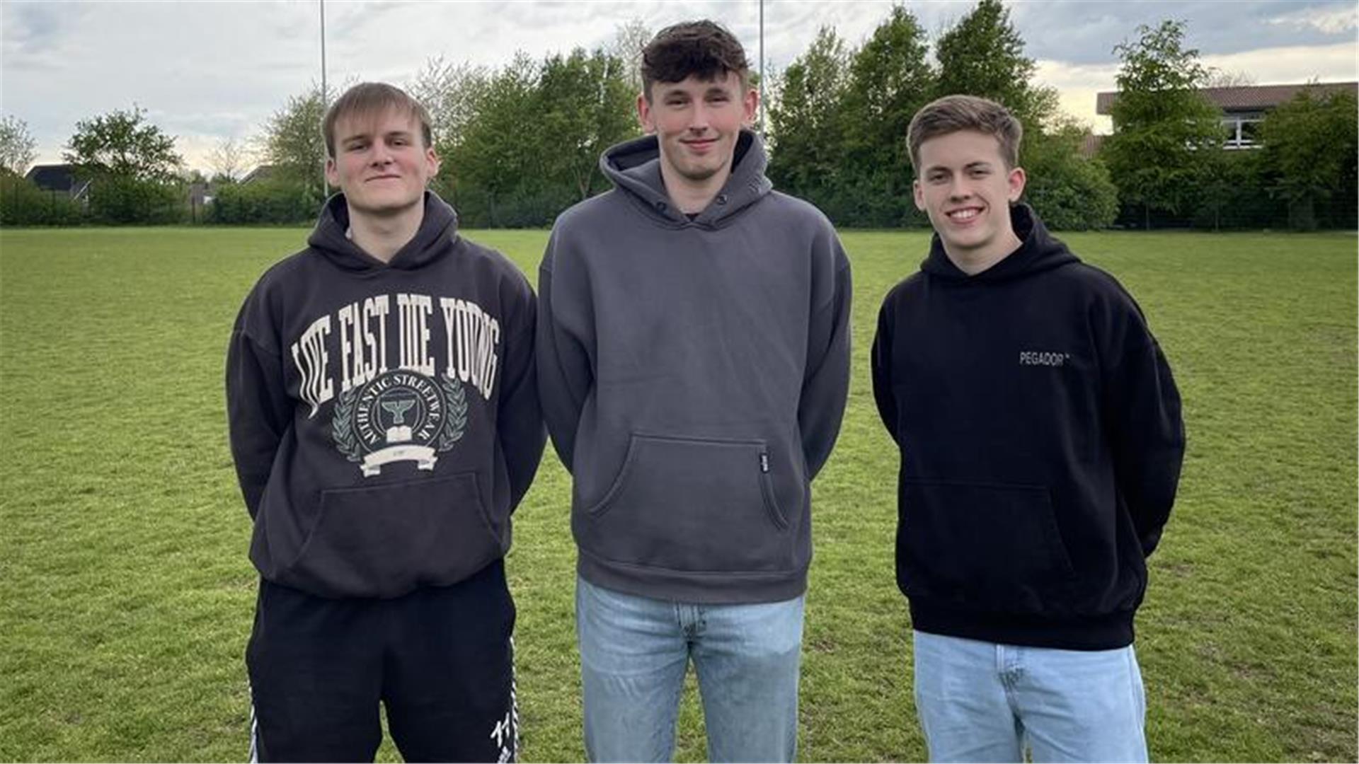 Drei junge Männer initiieren ein Fußball-Event für ganz Harsefeld
