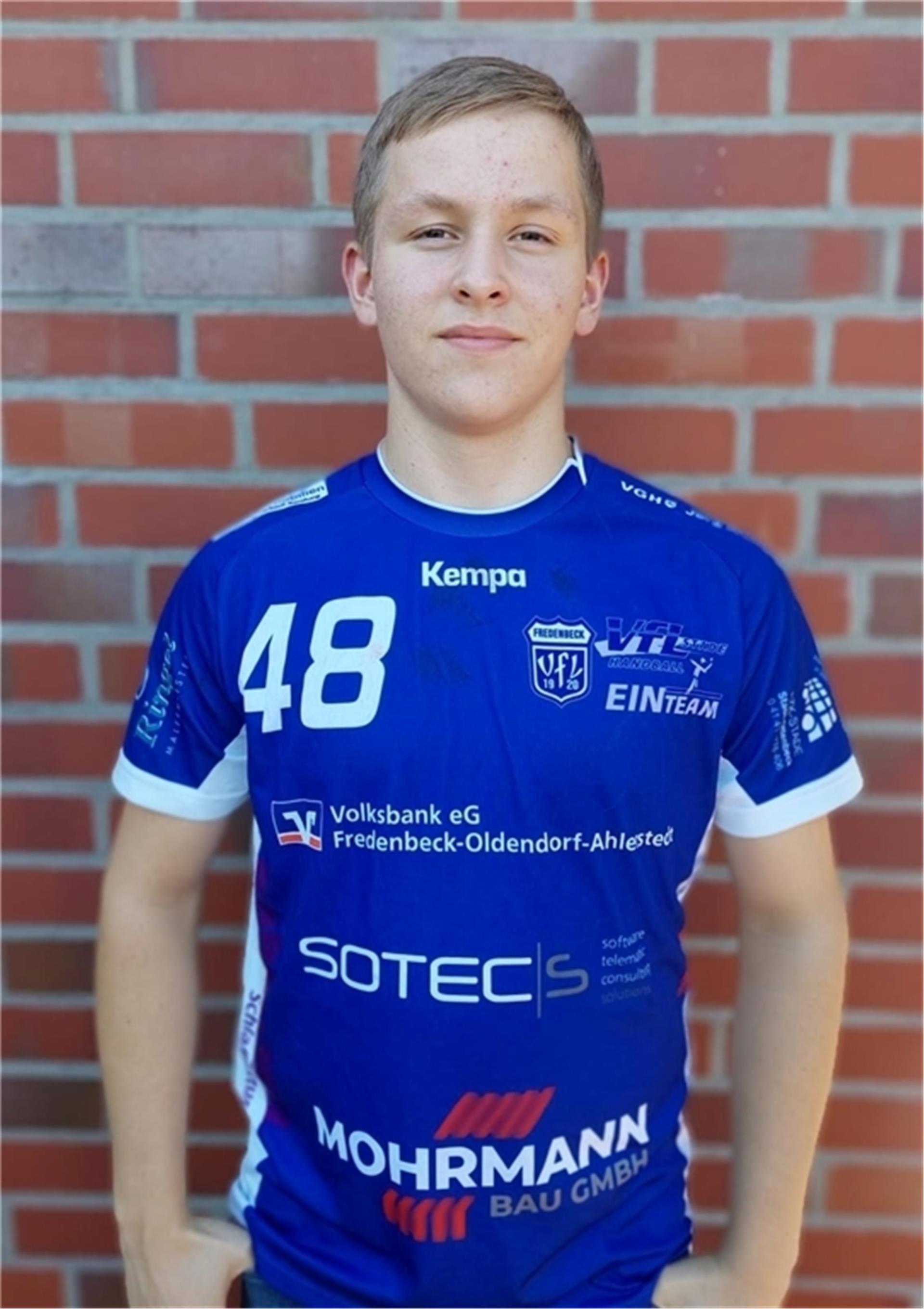 Jonas Braack rührt am Kreis und im Rückraum der JSG Fredenbeck/Stade II