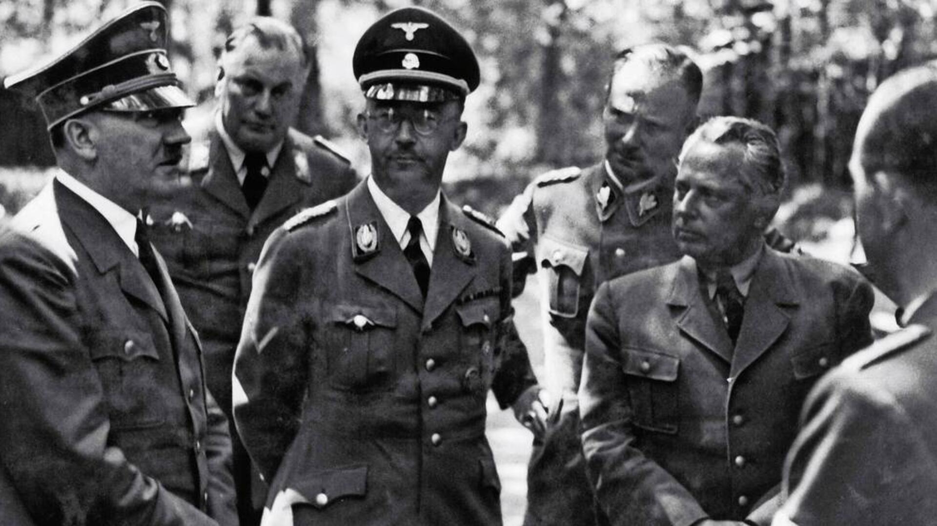 Als der Massenmörder Heinrich Himmler in den Tod floh