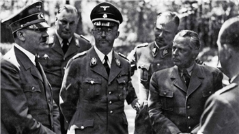 Als der Massenmörder Heinrich Himmler in den Tod floh