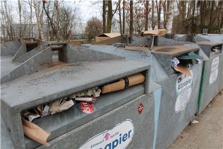 Darum schafft die Firma Karl Meyer hier die Altpapiercontainer ab